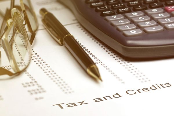 Navigating the Clean Vehicle Tax Credit: Eligibility and Key Updates ...